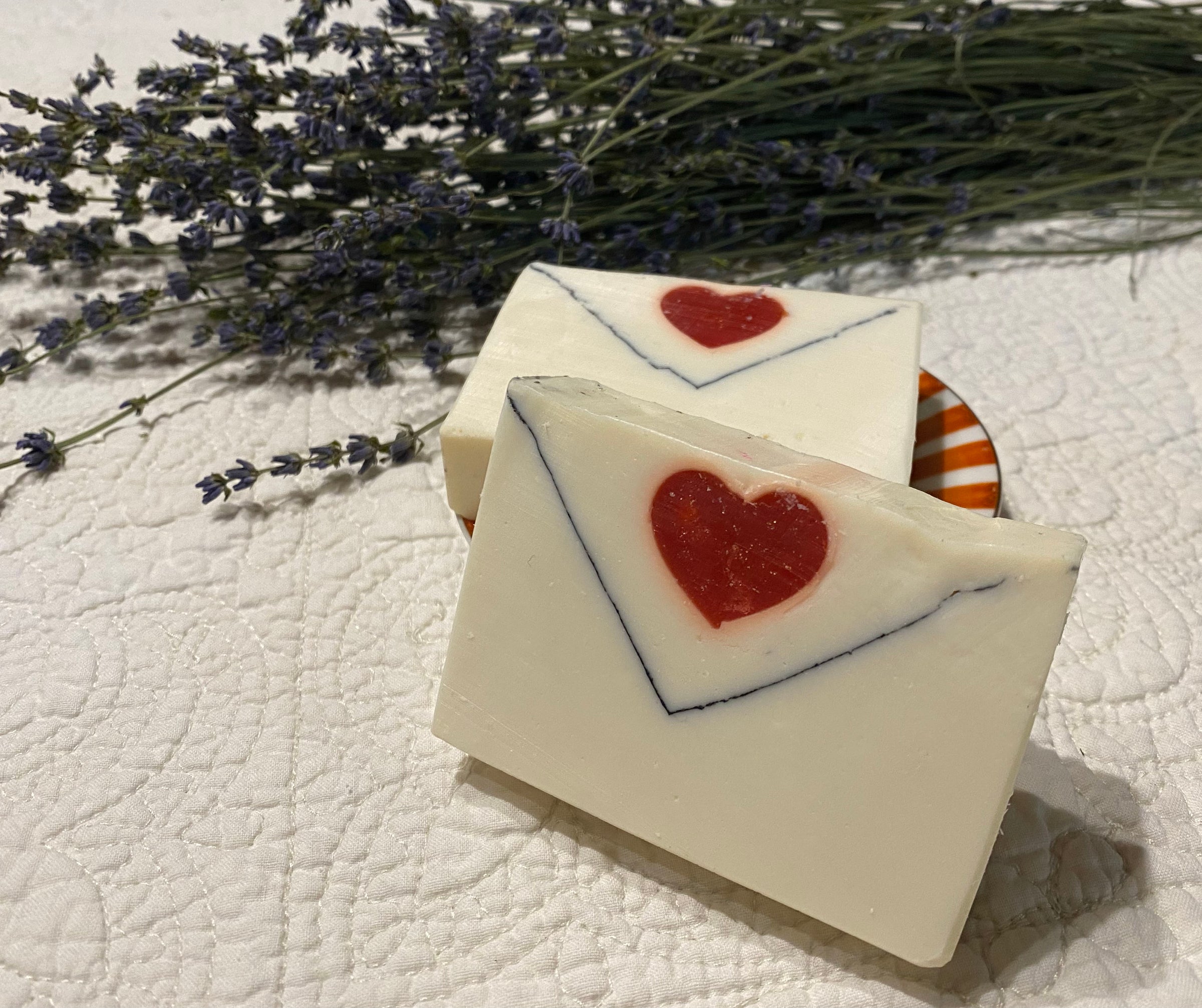 Perla Soap Carving Heart